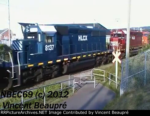 HLCX 8137 on the CN 402 East